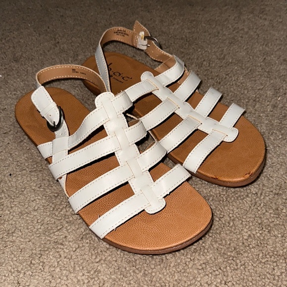 boc | Shoes | Boc White Strappy Flat Sandals | Poshmark